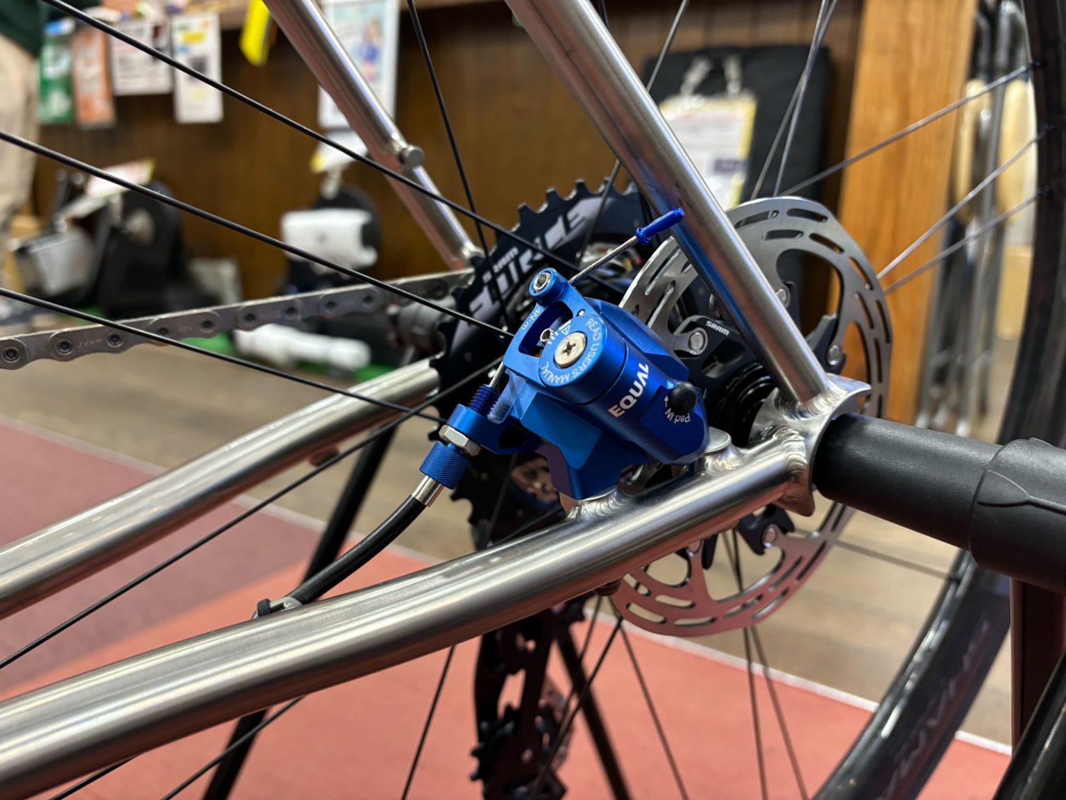 OnebyESU JFF Ti-V2！チタンならでは金属の光沢が美しい一台をご納車！ | スポーツバイクファクトリースズキ 北浦和店